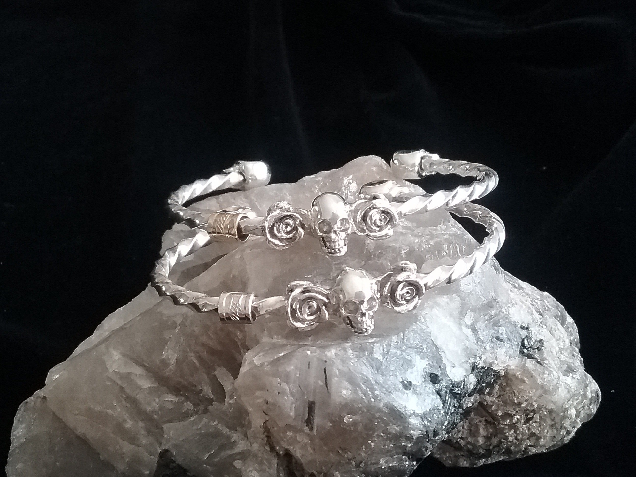 Ladies Skulls and Roses Torque Bangle